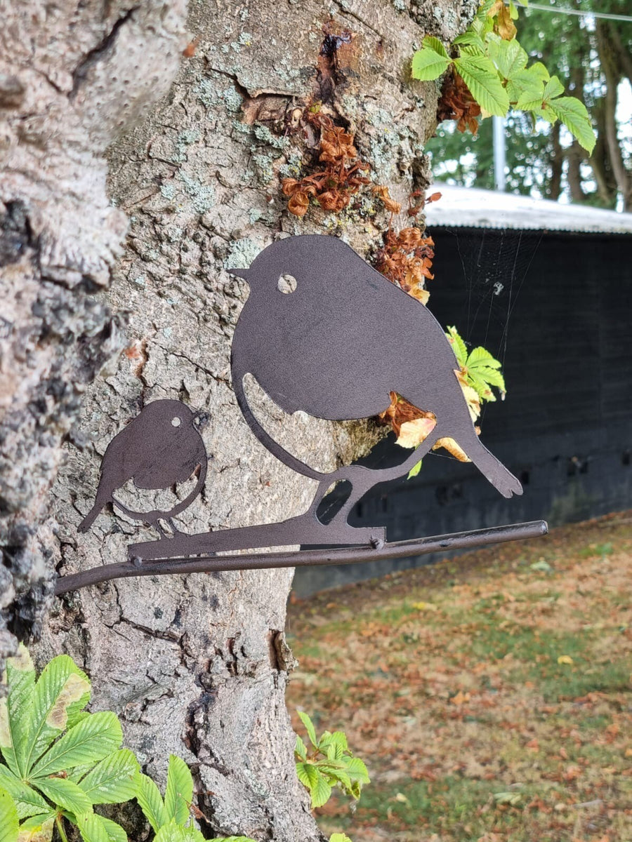 Cast Iron Robin Tree Stake – Garden Bird Ornament – Garden Stall
