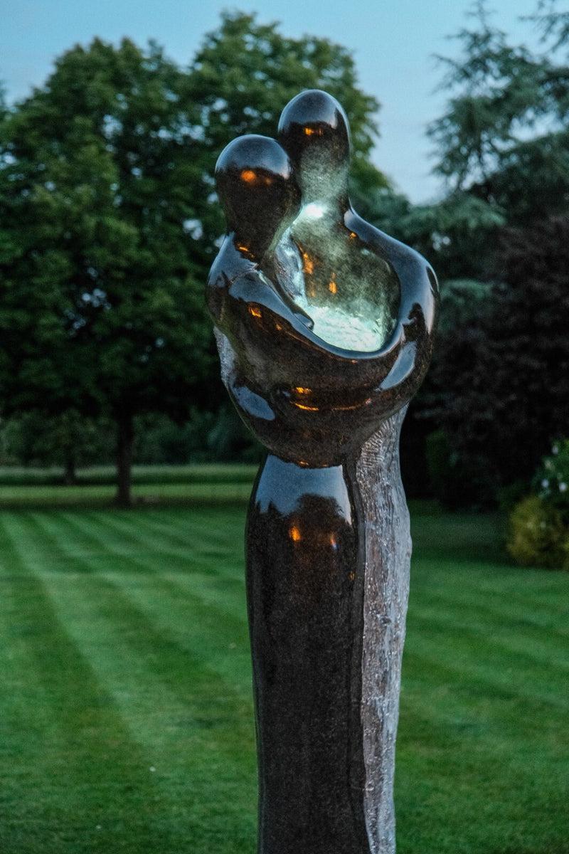 Hera Hugging Couple Water Feature Garden Outdoor Decor Love Decoration ...