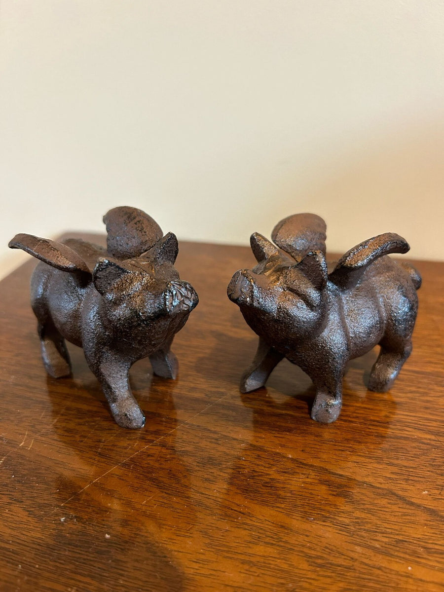 Cast Iron Flying Pig – Rustic Home or Garden Ornament – Garden Stall