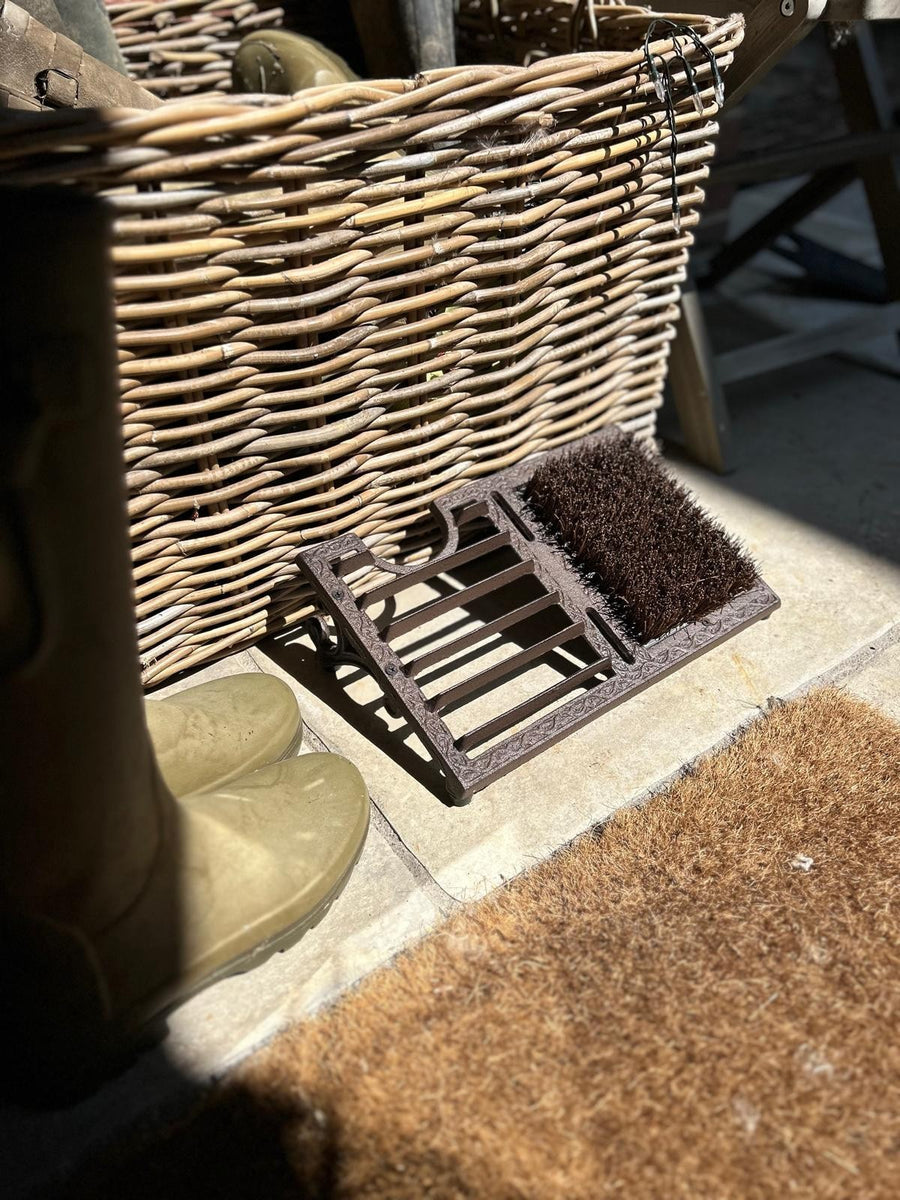 Cast Iron Boot Jack & Scraper Brush Shoe Welly Boot Cleaner Classic Ga ...